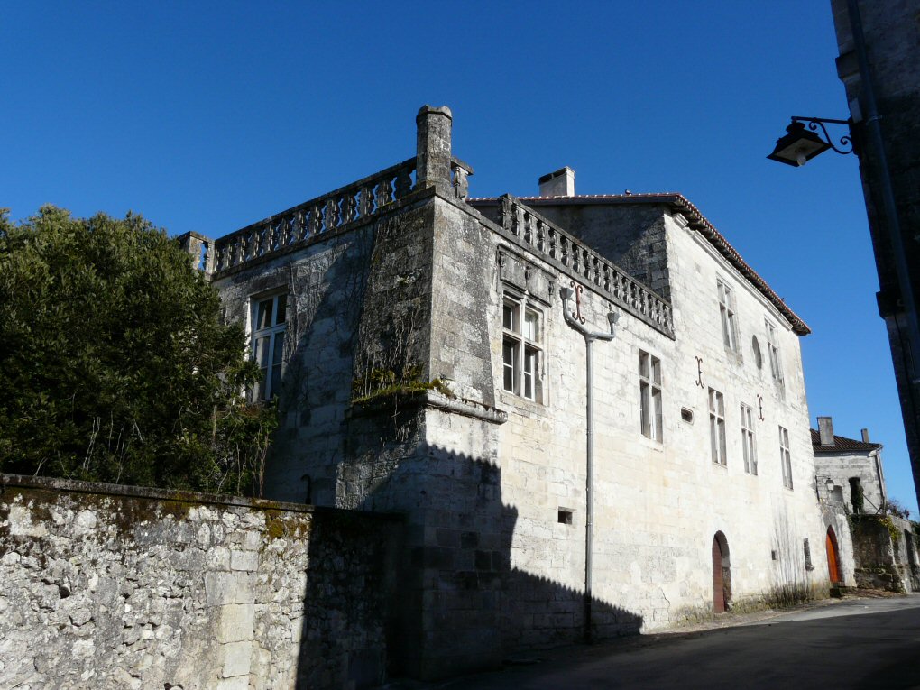 chateau de Lisle, construction du XVIe siècle