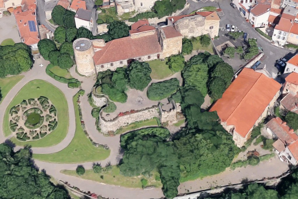 Château de Mirefleurs, situé dans le bourg