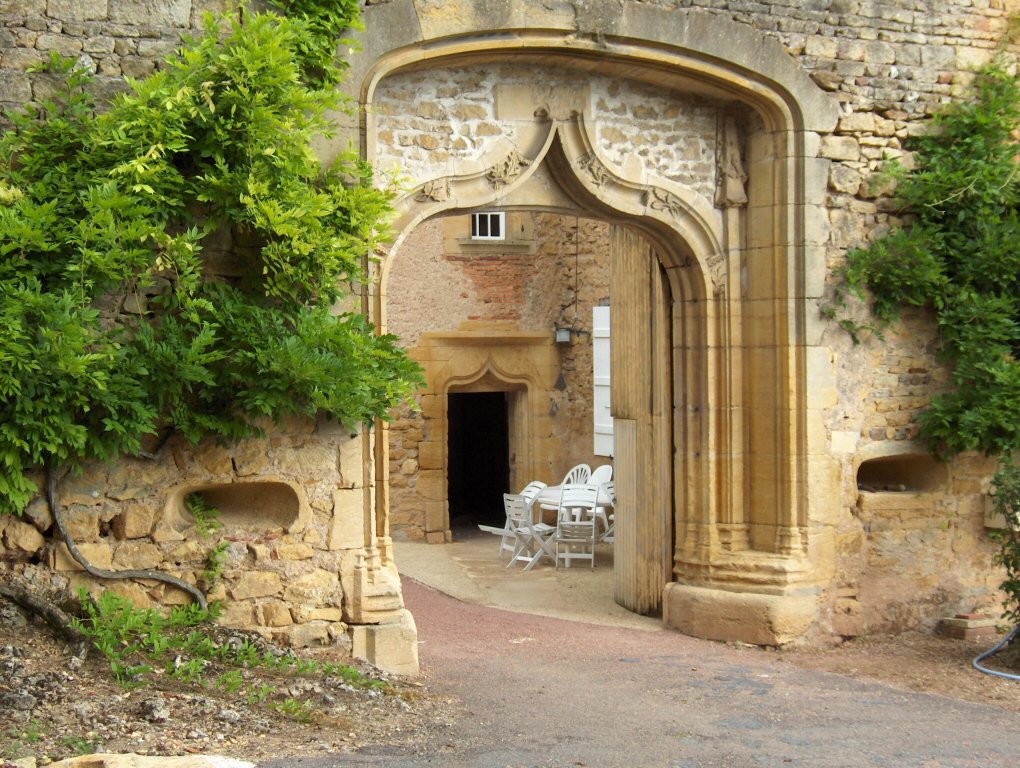 chateau de Barnay à Saint-Martin-de-Lixy, loue chambres d'hôtes