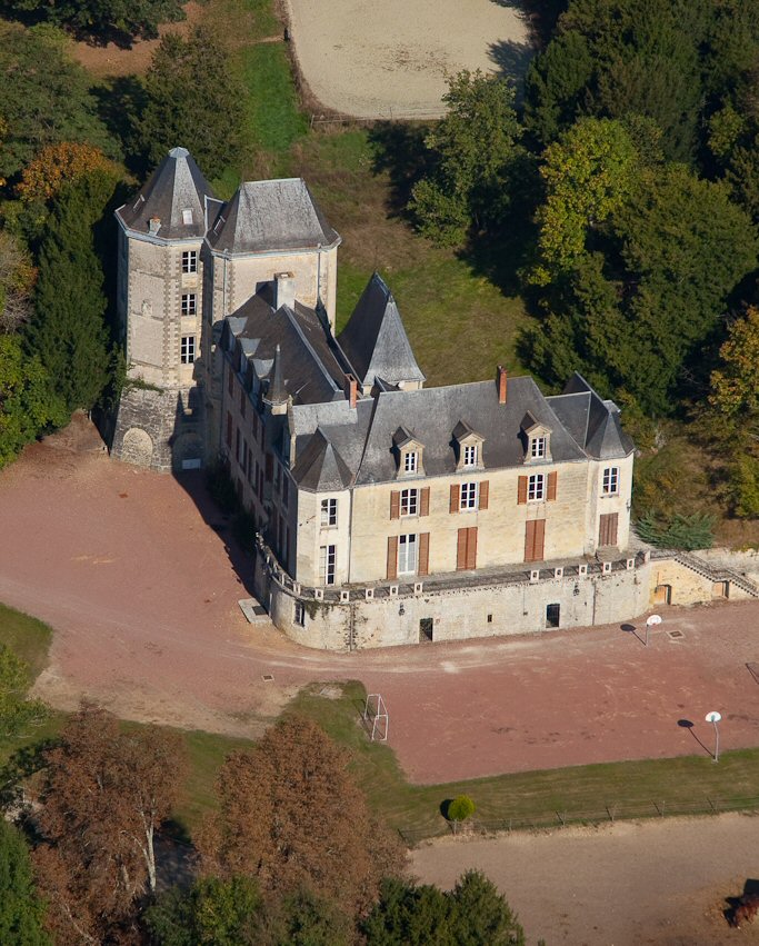 chateau de la Roche Ploquin à Sepmes, hôtel 4 étoiles