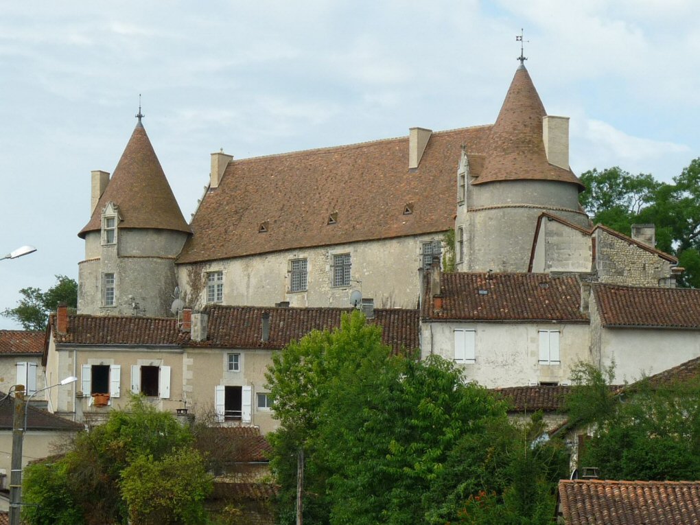 chateau de Montmoreau Saint Cybard, chapelle classée MH