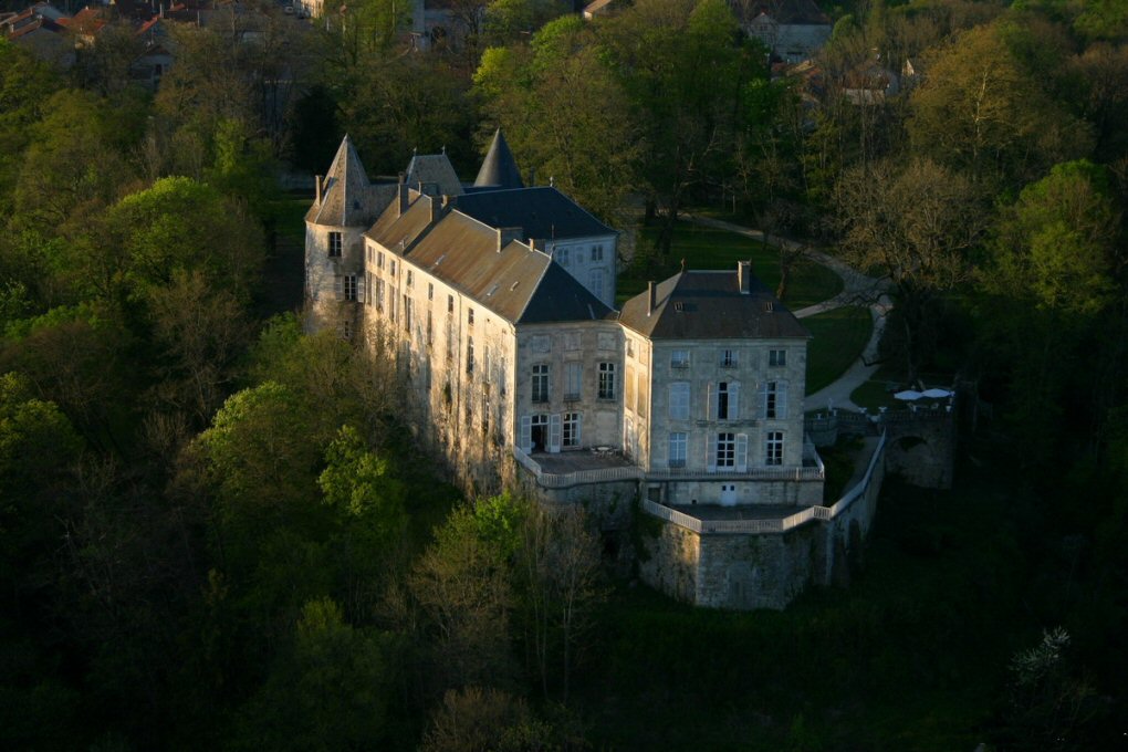 chateau de Reynel, ouvert au public visites en juillet et août