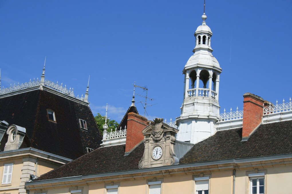 chateau Saint Jean le Priche à Macon, maison de retraite