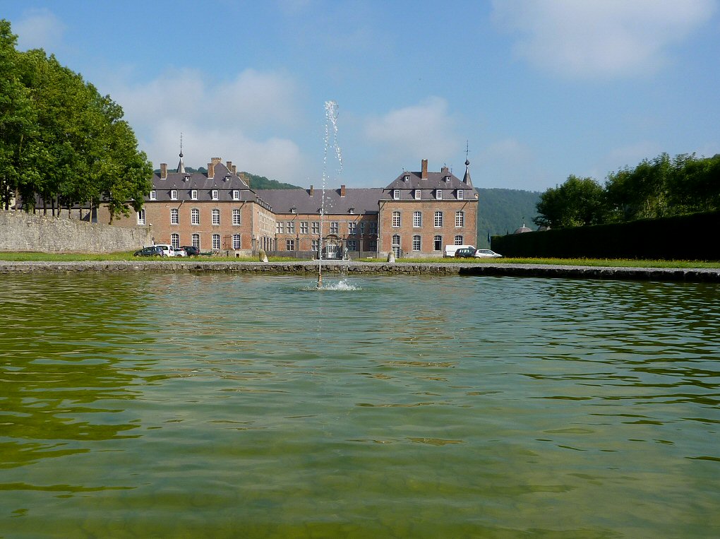 chateau de Freÿr : ouvert au public visite voir le site