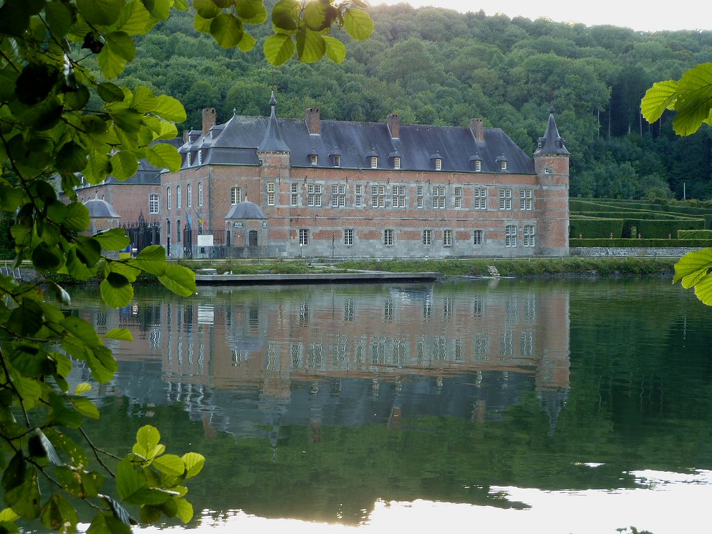 chateau de Freÿr : ouvert au public visite voir le site