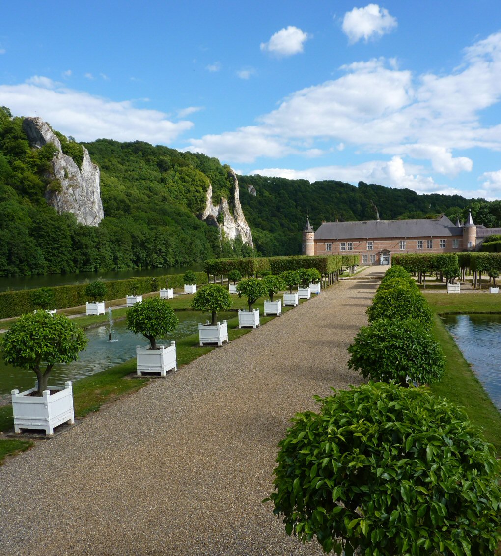 chateau de Freÿr : ouvert au public visite voir le site