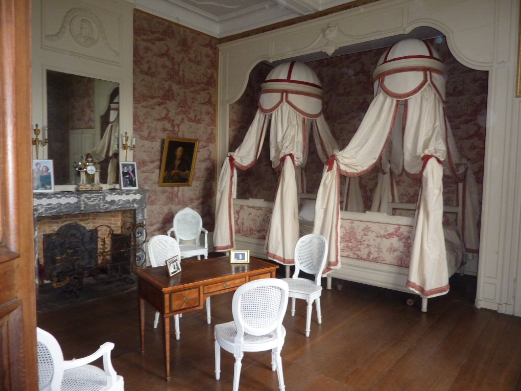 chateau de Freÿr : ouvert au public visite voir le site