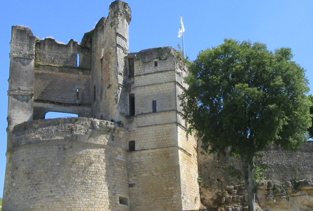 chateau de Montguyon, inscrit MH par arrêté du 23 juillet 2004