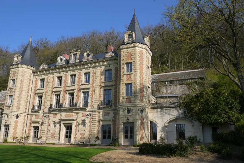 chateau de Perreux à Nazelles Négron, hôtel de charme
