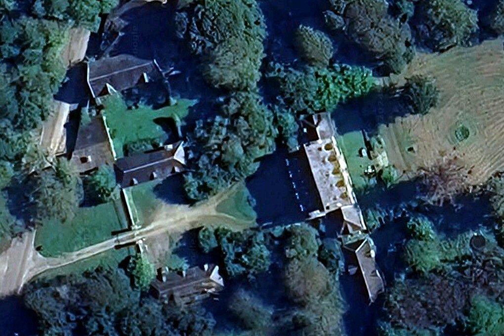 chateau de Kermat à Inzinzac-Lochrist, belle allée d'arbres