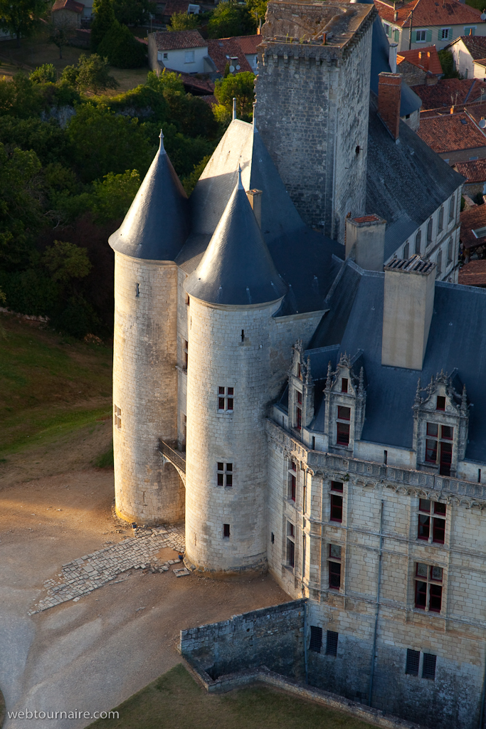 photos du chateau de La Rochefoucauld, photos aériennes
