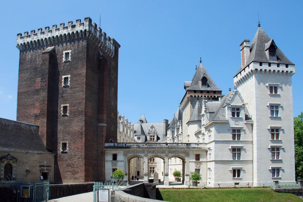 chateau de Pau : ouvert au public visites voir le site