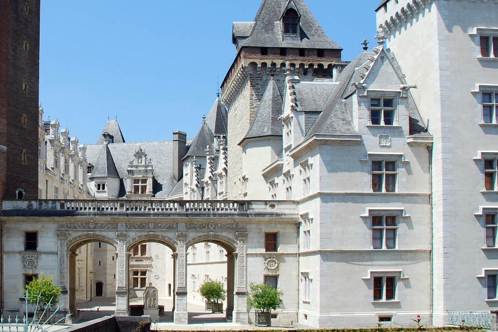 chateau de Pau : ouvert au public visites voir le site