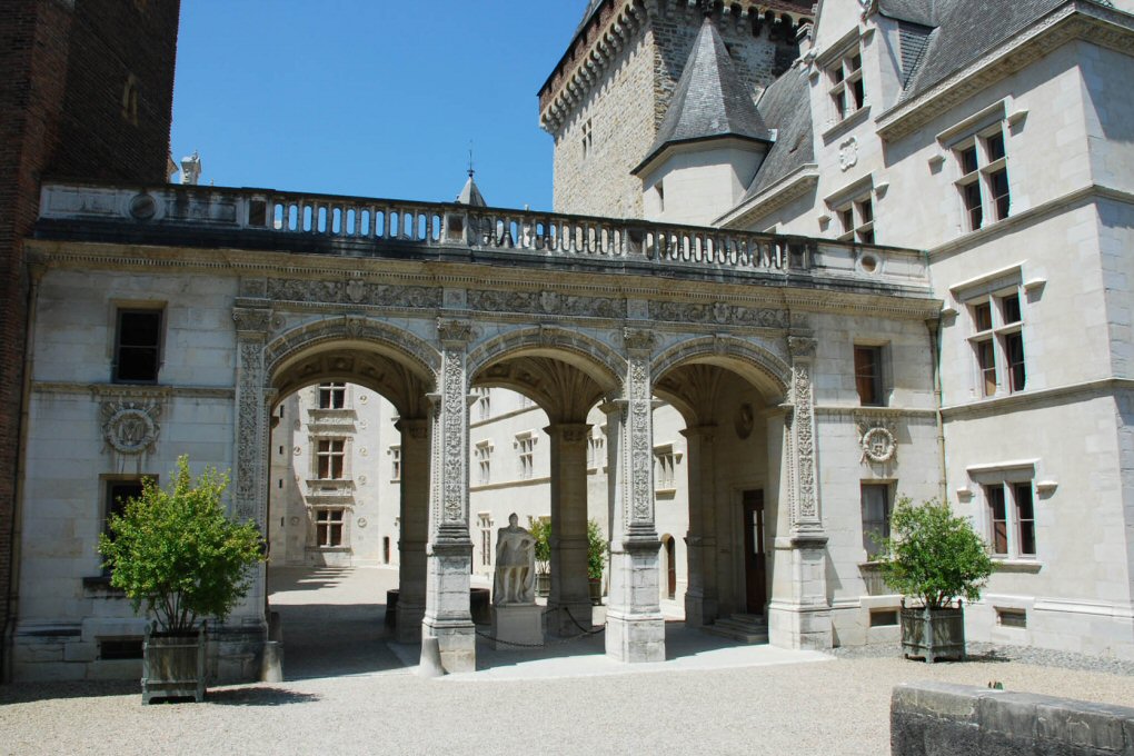 chateau de Pau : ouvert au public visites voir le site