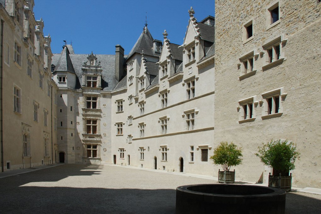 chateau de Pau : ouvert au public visites voir le site