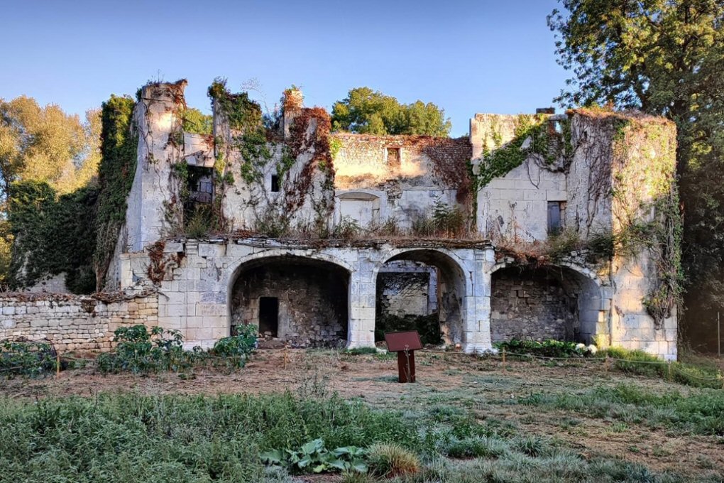 chateau de Vibrac, vestiges visite des extérieurs uniquement